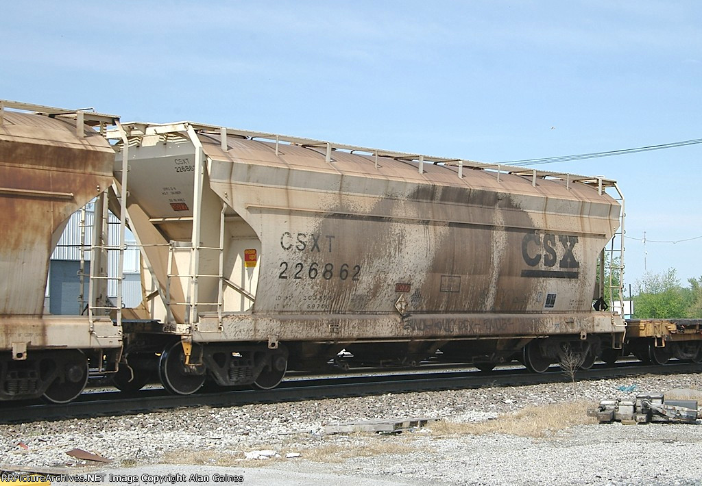 CSX Covered Hopper 226862